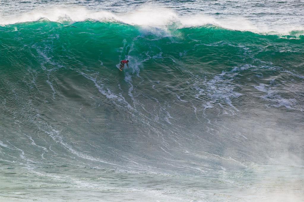 Boardriding | News | Official Competition Window for TUDOR Nazaré Big ...