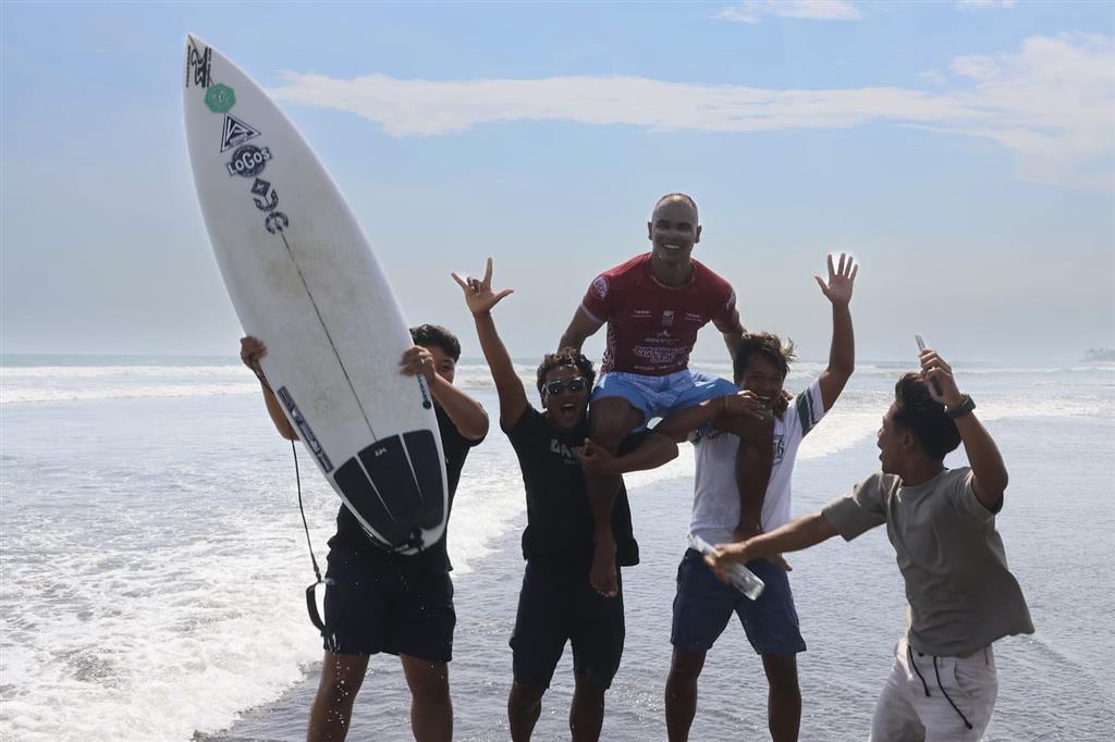 Boardriding | Events | Bintang Crystal Liga Surfing Indonesia Grand ...